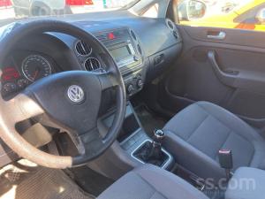 Grey Volkswagen Golf Plus 2006 in Riga, with an engine capacity of 2.00 L and mileage of 323 thousand km for 1400 €, photo 13 on AUTOMOTO.COM.LV