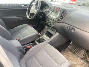 Grey Volkswagen Golf Plus 2006 in Riga, with an engine capacity of 2.00 L and mileage of 323 thousand km for 1400 €, photo 15 on AUTOMOTO.COM.LV