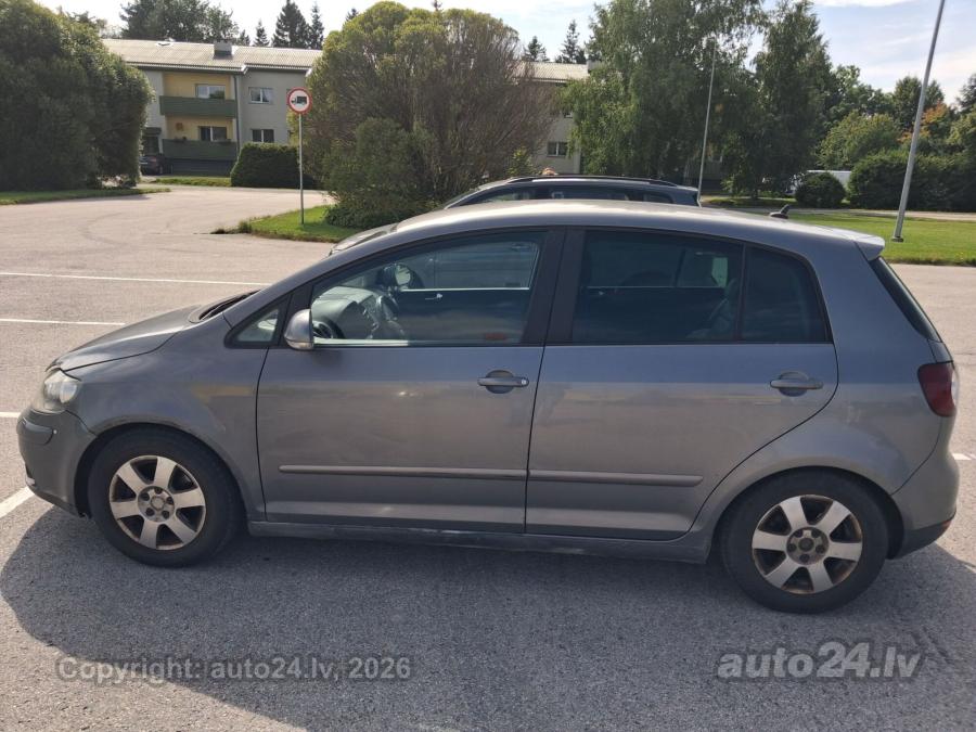 Grey Volkswagen Golf Plus 2006 in Parnu, with an engine capacity of 1.90 L and mileage of 360 thousand km for 1300 €, photo 4 on AUTOMOTO.COM.LV