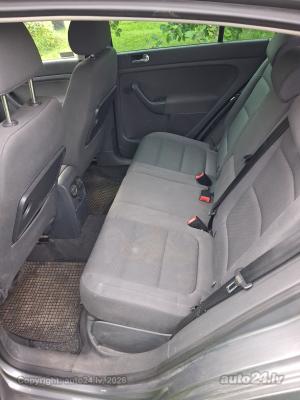 Grey Volkswagen Golf Plus 2006 in Parnu, with an engine capacity of 1.90 L and mileage of 360 thousand km for 1300 €, photo 8 on AUTOMOTO.COM.LV