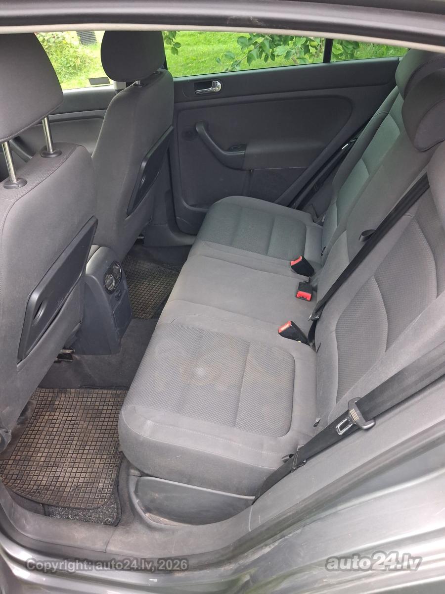 Grey Volkswagen Golf Plus 2006 in Parnu, with an engine capacity of 1.90 L and mileage of 360 thousand km for 1300 €, photo 8 on AUTOMOTO.COM.LV