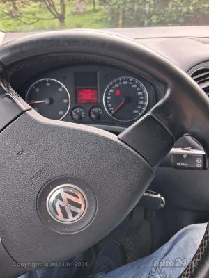 Grey Volkswagen Golf Plus 2006 in Parnu, with an engine capacity of 1.90 L and mileage of 360 thousand km for 1300 €, photo 9 on AUTOMOTO.COM.LV
