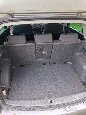 Grey Volkswagen Golf Plus 2006 in Parnu, with an engine capacity of 1.90 L and mileage of 360 thousand km for 1300 €, photo 11 on AUTOMOTO.COM.LV