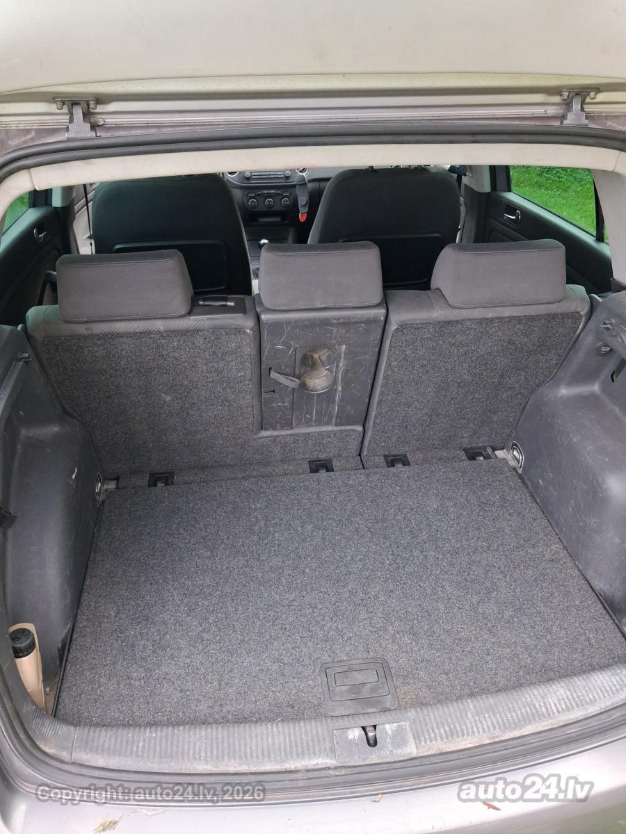 Grey Volkswagen Golf Plus 2006 in Parnu, with an engine capacity of 1.90 L and mileage of 360 thousand km for 1300 €, photo 11 on AUTOMOTO.COM.LV