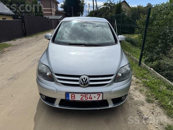 Grey Volkswagen Golf Plus 2006 in Rezekne, with an engine capacity of 1.90 L and mileage of 250 thousand km for 3050 €, photo 2 on AUTOMOTO.COM.LV