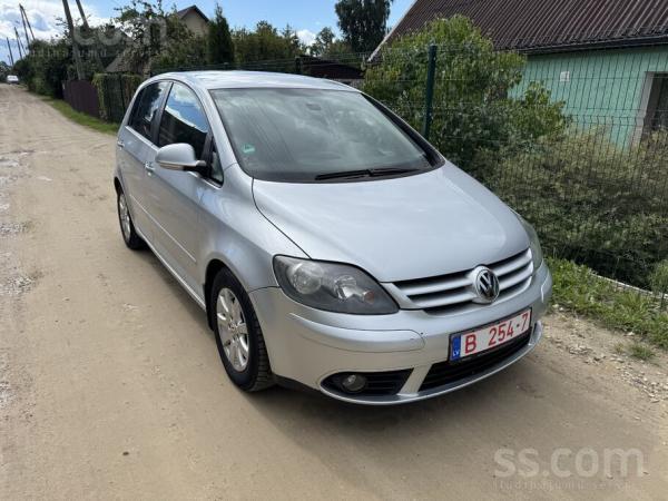 Grey Volkswagen Golf Plus 2006 in Rezekne, with an engine capacity of 1.90 L and mileage of 250 thousand km for 3050 €, photo 3 on AUTOMOTO.COM.LV
