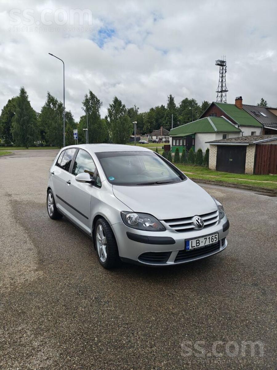 Pelēks Volkswagen Golf Plus 2006 Daugavpils, ar dzinēja tilpumu 1.90 L un nobraukumu 345 tūkst. km par 1300 €, foto 1 vietnē AUTOMOTO.COM.LV