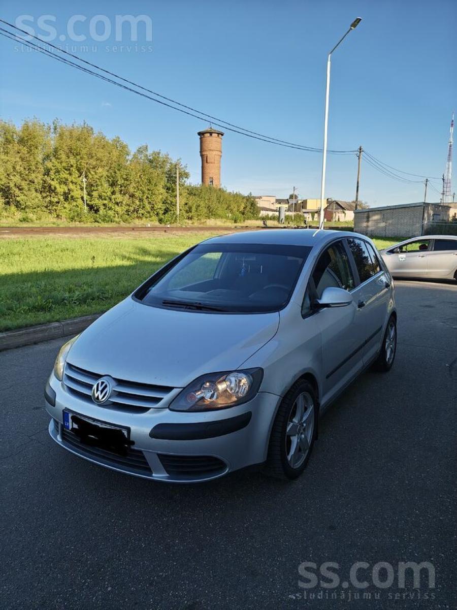 Pelēks Volkswagen Golf Plus 2006 Daugavpils, ar dzinēja tilpumu 1.90 L un nobraukumu 345 tūkst. km par 1300 €, foto 3 vietnē AUTOMOTO.COM.LV