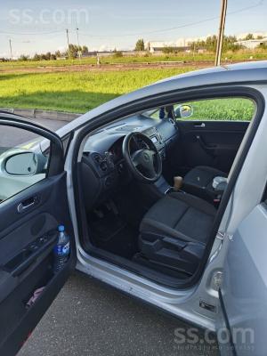 Pelēks Volkswagen Golf Plus 2006 Daugavpils, ar dzinēja tilpumu 1.90 L un nobraukumu 345 tūkst. km par 1300 €, foto 14 vietnē AUTOMOTO.COM.LV
