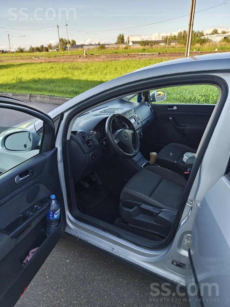 Pelēks Volkswagen Golf Plus 2006 Daugavpils, ar dzinēja tilpumu 1.90 L un nobraukumu 345 tūkst. km par 1300 €, foto 14 vietnē AUTOMOTO.COM.LV