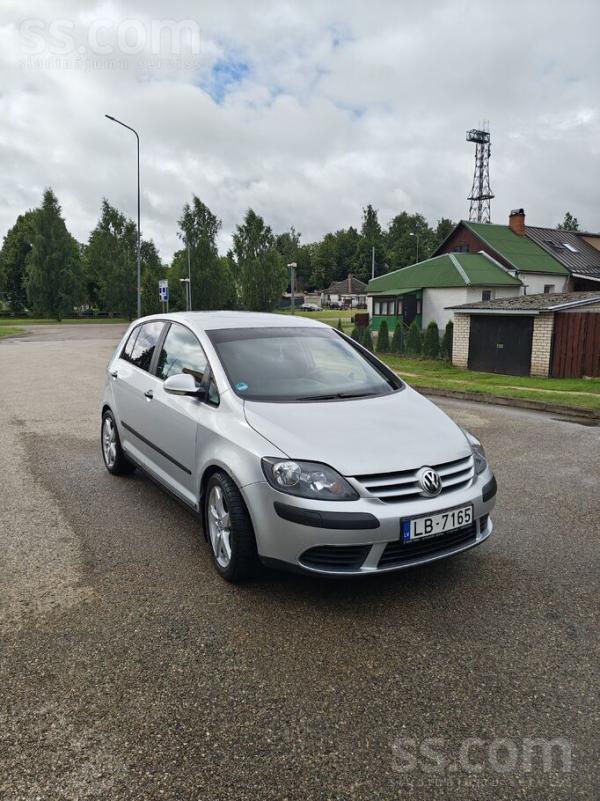 Grey Volkswagen Golf Plus 2006 in Daugavpils, with an engine capacity of 1.90 L and mileage of 345 thousand km for 1300 €, photo 1 on AUTOMOTO.COM.LV
