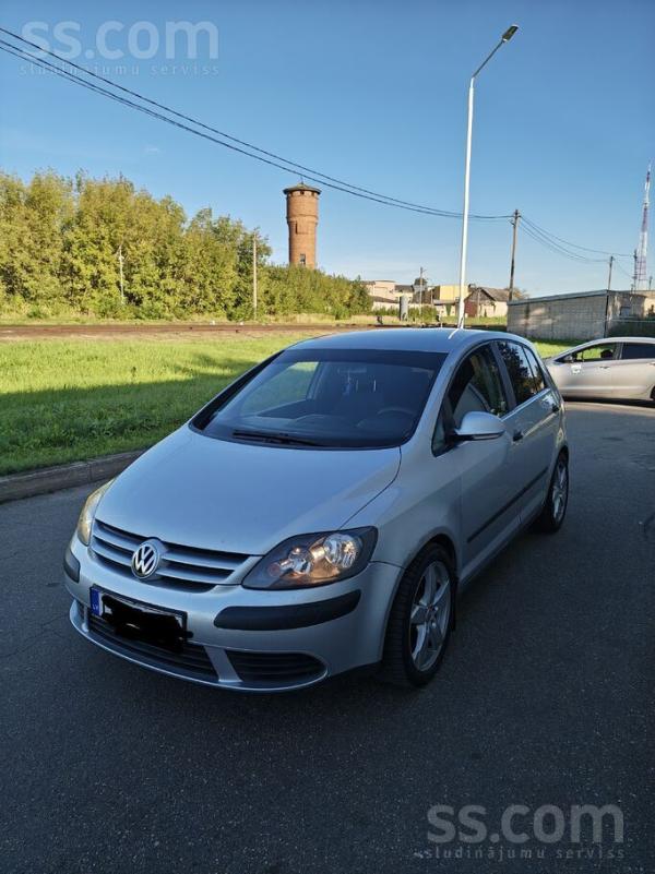 Grey Volkswagen Golf Plus 2006 in Daugavpils, with an engine capacity of 1.90 L and mileage of 345 thousand km for 1300 €, photo 3 on AUTOMOTO.COM.LV
