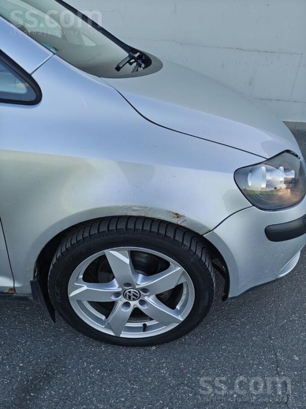 Grey Volkswagen Golf Plus 2006 in Daugavpils, with an engine capacity of 1.90 L and mileage of 345 thousand km for 1300 €, photo 7 on AUTOMOTO.COM.LV