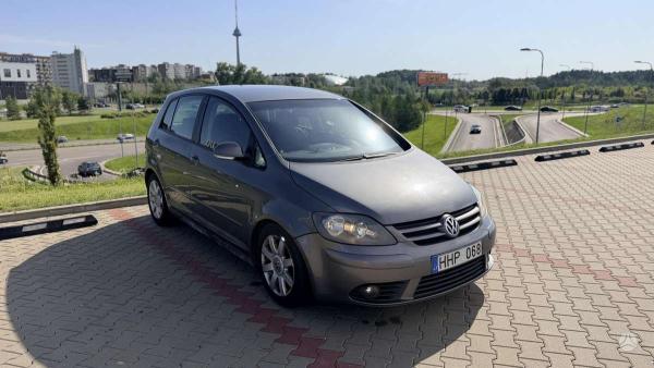 Grey Volkswagen Golf Plus 2006 in Vilnius, with an engine capacity of 1.97 L and mileage of 236 thousand km for 1750 €, photo 3 on AUTOMOTO.COM.LV