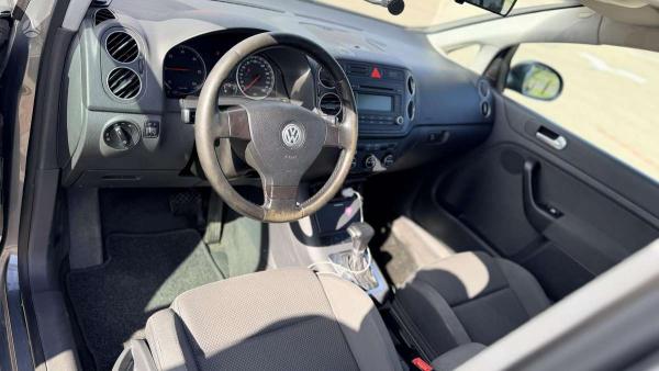 Grey Volkswagen Golf Plus 2006 in Vilnius, with an engine capacity of 1.97 L and mileage of 236 thousand km for 1750 €, photo 10 on AUTOMOTO.COM.LV