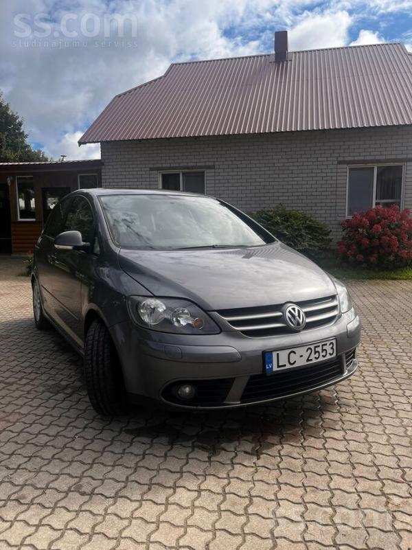 Grey Volkswagen Golf Plus 2006 in Talsi, with an engine capacity of 1.90 L and mileage of 336 thousand km for 2200 €, photo 1 on AUTOMOTO.COM.LV