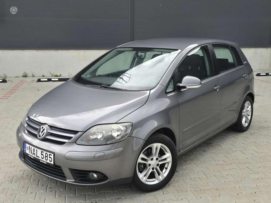 Pelēks Volkswagen Golf Plus 2006 Šauļi, ar dzinēja tilpumu 1.60 L un nobraukumu 134 tūkst. km par 1950 €, foto 1 vietnē AUTOMOTO.COM.LV
