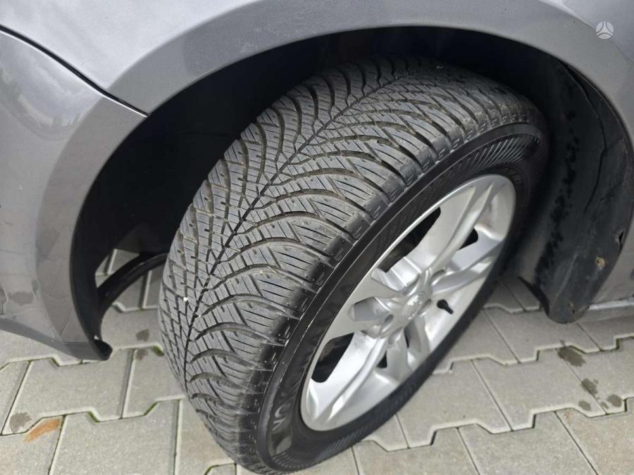 Pelēks Volkswagen Golf Plus 2006 Šauļi, ar dzinēja tilpumu 1.60 L un nobraukumu 134 tūkst. km par 1950 €, foto 17 vietnē AUTOMOTO.COM.LV