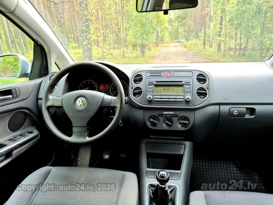 Pelēks Volkswagen Golf Plus 2006 Tallina, ar dzinēja tilpumu 1.60 L un nobraukumu 232 tūkst. km par 990 €, foto 6 vietnē AUTOMOTO.COM.LV