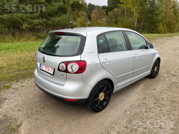 Grey Volkswagen Golf Plus 2006 in Tukums, with an engine capacity of 1.60 L and mileage of 372 thousand km for 2190 €, photo 7 on AUTOMOTO.COM.LV
