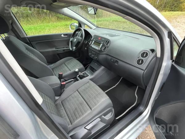 Grey Volkswagen Golf Plus 2006 in Tukums, with an engine capacity of 1.60 L and mileage of 372 thousand km for 2190 €, photo 11 on AUTOMOTO.COM.LV