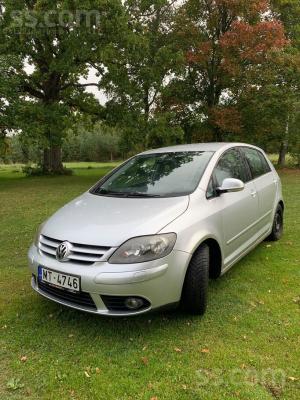 Volkswagen Golf Plus 2006 Rīga vietnē Pelēks Volkswagen Golf Plus 2006 Rīga, ar dzinēja tilpumu 2.00 L un nobraukumu 270 tūkst. km par 1200 €, foto 1 vietnē AUTOMOTO.COM.LV