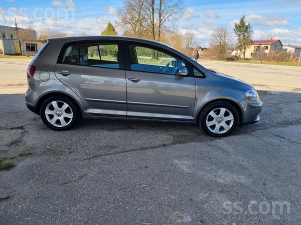 Grey Volkswagen Golf Plus 2007 in Ogre, with an engine capacity of 2.00 L and mileage of 0 thousand km for 3990 €, photo 4 on AUTOMOTO.COM.LV