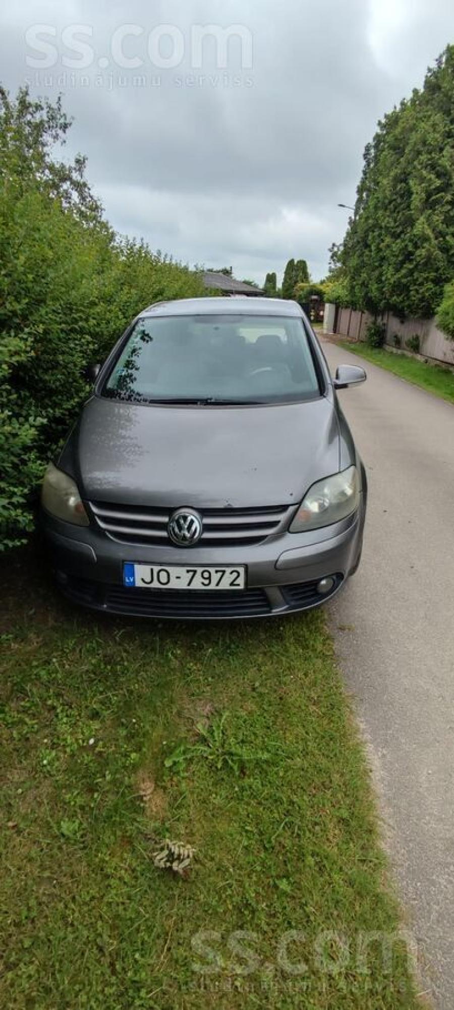 Grey Volkswagen Golf Plus 2007 in Riga, with an engine capacity of 1.90 L and mileage of 261 thousand km for 990 €, photo 2 on AUTOMOTO.COM.LV