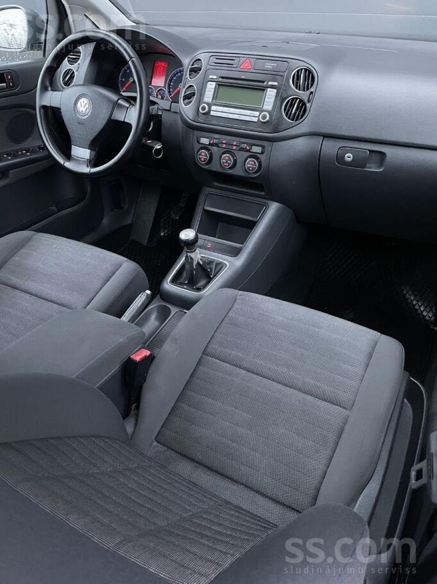 Pelēks Volkswagen Golf Plus 2007 Balvi, ar dzinēja tilpumu 1.90 L un nobraukumu 286 tūkst. km par 2750 €, foto 10 vietnē AUTOMOTO.COM.LV