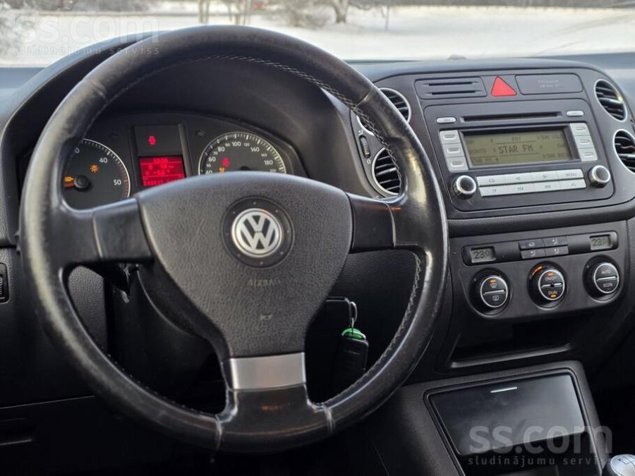 Pelēks Volkswagen Golf Plus 2007 Liepāja, ar dzinēja tilpumu 1.90 L un nobraukumu 344 tūkst. km par 1990 €, foto 19 vietnē AUTOMOTO.COM.LV