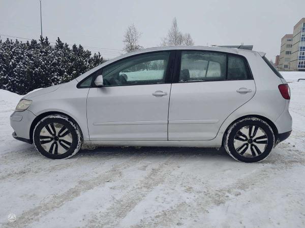 Grey Volkswagen Golf Plus 2007 in Siauliai, with an engine capacity of 1.97 L and mileage of 300 thousand km for 2200 €, photo 2 on AUTOMOTO.COM.LV