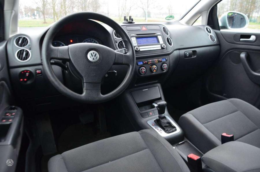 Grey Volkswagen Golf Plus 2007 in Siauliai, with an engine capacity of 1.97 L and mileage of 300 thousand km for 2200 €, photo 12 on AUTOMOTO.COM.LV