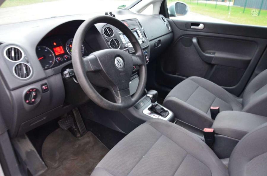 Grey Volkswagen Golf Plus 2007 in Siauliai, with an engine capacity of 1.97 L and mileage of 300 thousand km for 2200 €, photo 15 on AUTOMOTO.COM.LV