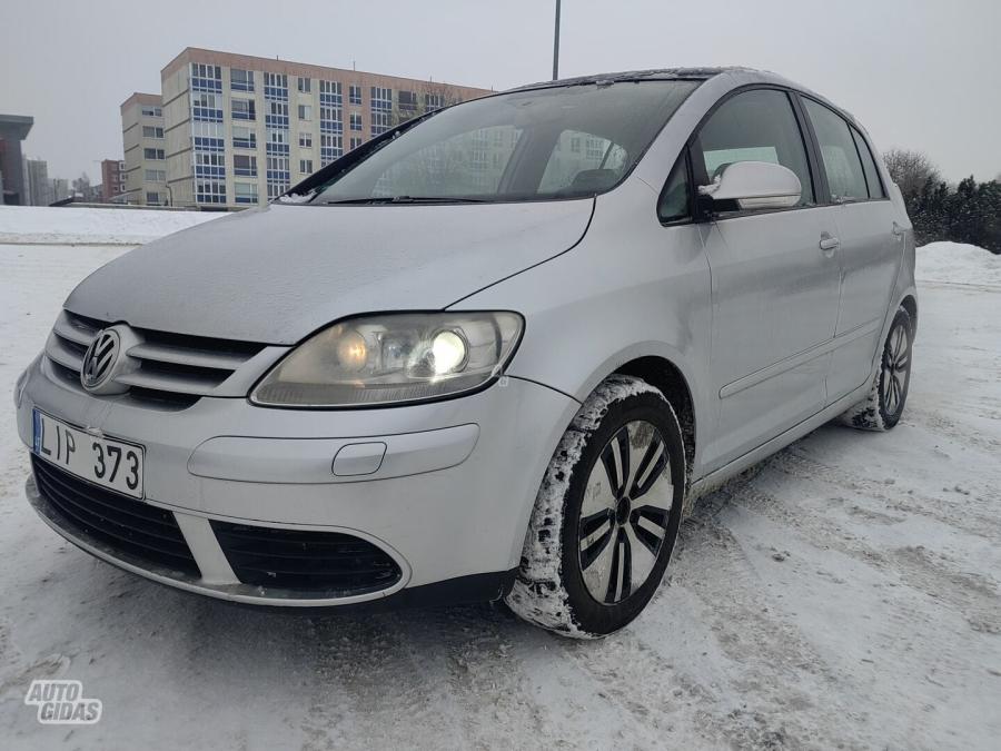 Pelēks Volkswagen Golf Plus 2007 Šauļi, ar dzinēja tilpumu 2.00 L un nobraukumu 300 tūkst. km par 2200 €, foto 1 vietnē AUTOMOTO.COM.LV