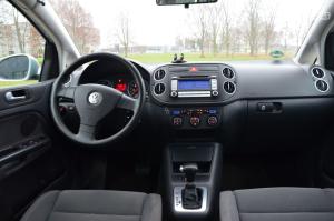 Pelēks Volkswagen Golf Plus 2007 Šauļi, ar dzinēja tilpumu 2.00 L un nobraukumu 300 tūkst. km par 2200 €, foto 13 vietnē AUTOMOTO.COM.LV