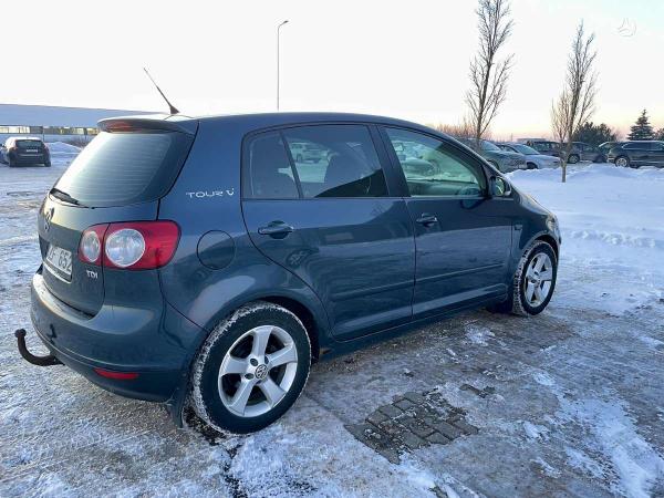 Pelēks Volkswagen Golf Plus 2007 Kauņa, ar dzinēja tilpumu 1.90 L un nobraukumu 300 tūkst. km par 1850 €, foto 1 vietnē AUTOMOTO.COM.LV