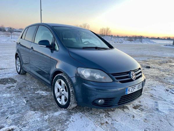 Pelēks Volkswagen Golf Plus 2007 Kauņa, ar dzinēja tilpumu 1.90 L un nobraukumu 300 tūkst. km par 1850 €, foto 3 vietnē AUTOMOTO.COM.LV