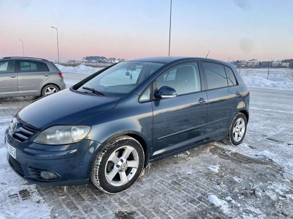 Pelēks Volkswagen Golf Plus 2007 Kauņa, ar dzinēja tilpumu 1.90 L un nobraukumu 300 tūkst. km par 1850 €, foto 4 vietnē AUTOMOTO.COM.LV