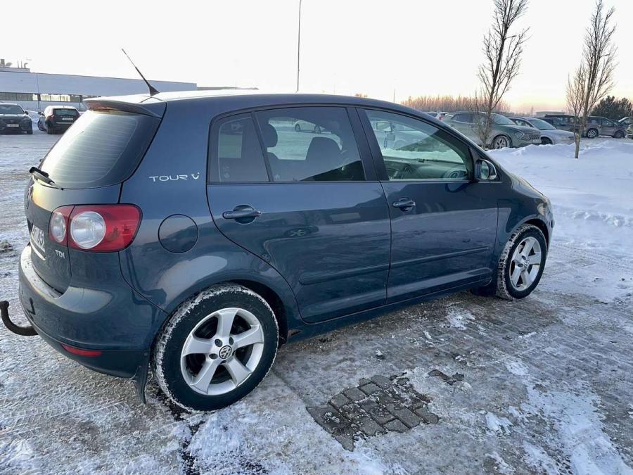 Pelēks Volkswagen Golf Plus 2007 Kauņa, ar dzinēja tilpumu 1.90 L un nobraukumu 300 tūkst. km par 1850 €, foto 7 vietnē AUTOMOTO.COM.LV