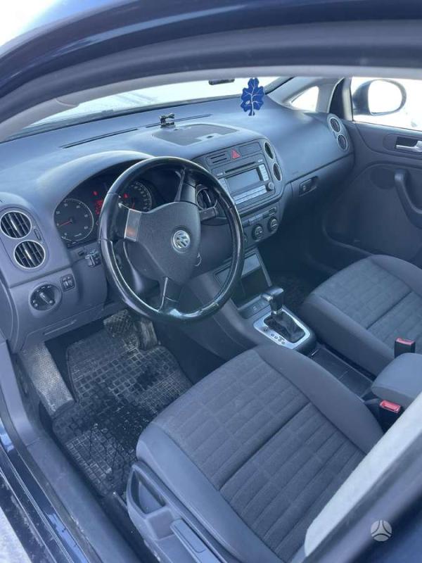 Pelēks Volkswagen Golf Plus 2007 Kauņa, ar dzinēja tilpumu 1.90 L un nobraukumu 300 tūkst. km par 1850 €, foto 9 vietnē AUTOMOTO.COM.LV