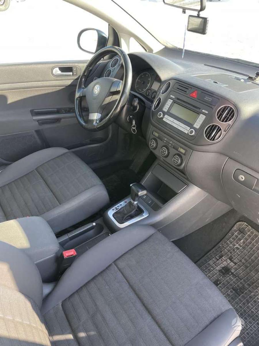 Pelēks Volkswagen Golf Plus 2007 Kauņa, ar dzinēja tilpumu 1.90 L un nobraukumu 300 tūkst. km par 1850 €, foto 11 vietnē AUTOMOTO.COM.LV