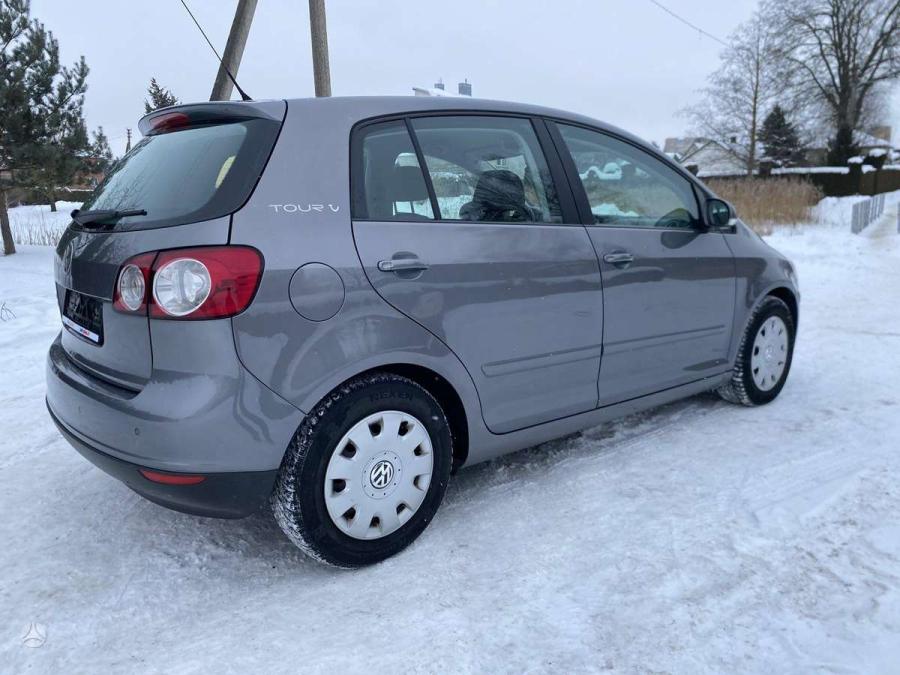 Pelēks Volkswagen Golf Plus 2007 Biržai, ar dzinēja tilpumu 1.39 L un nobraukumu 271 tūkst. km par 2650 €, foto 5 vietnē AUTOMOTO.COM.LV