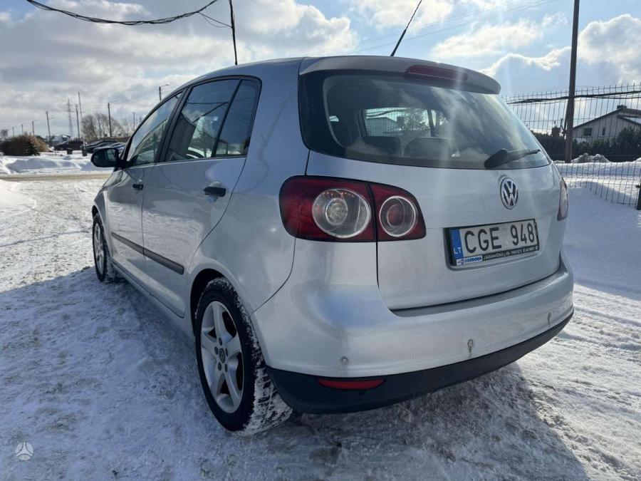 Grey Volkswagen Golf Plus 2007 in Kaunas, with an engine capacity of 1.90 L and mileage of 340 thousand km for 1680 €, photo 5 on AUTOMOTO.COM.LV