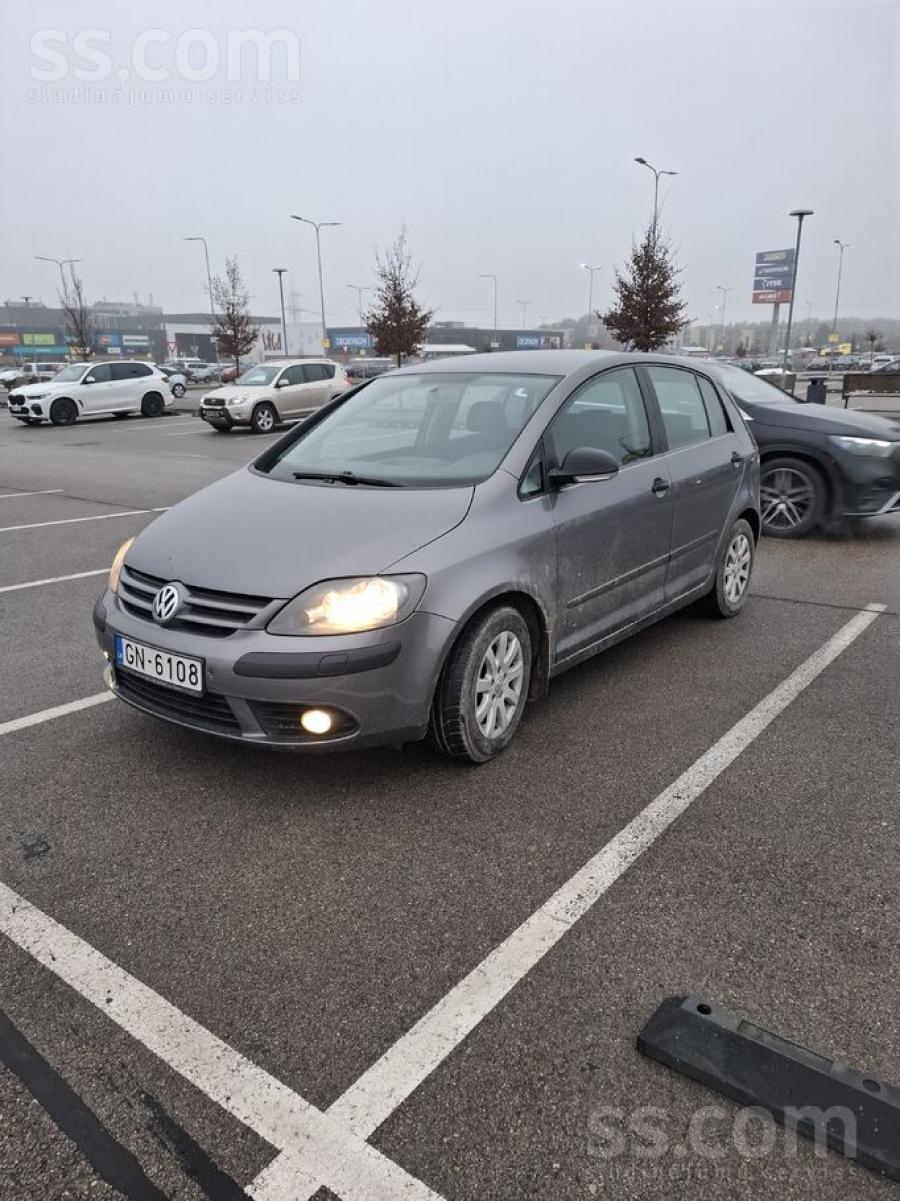 Pelēks Volkswagen Golf Plus 2007 Rīga, ar dzinēja tilpumu 1.90 L un nobraukumu 201 tūkst. km par 2400 €, foto 4 vietnē AUTOMOTO.COM.LV