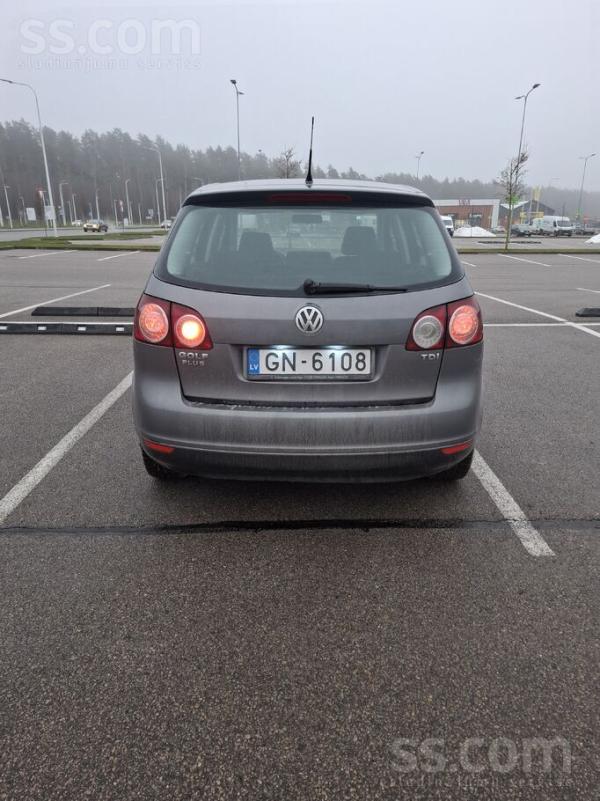 Pelēks Volkswagen Golf Plus 2007 Rīga, ar dzinēja tilpumu 1.90 L un nobraukumu 201 tūkst. km par 2400 €, foto 4 vietnē AUTOMOTO.COM.LV