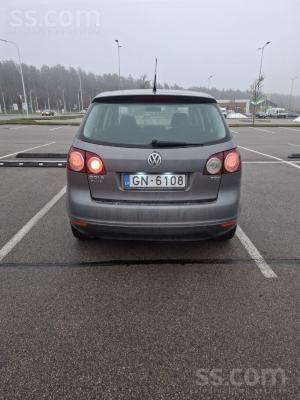 Pelēks Volkswagen Golf Plus 2007 Rīga, ar dzinēja tilpumu 1.90 L un nobraukumu 201 tūkst. km par 2400 €, foto 5 vietnē AUTOMOTO.COM.LV