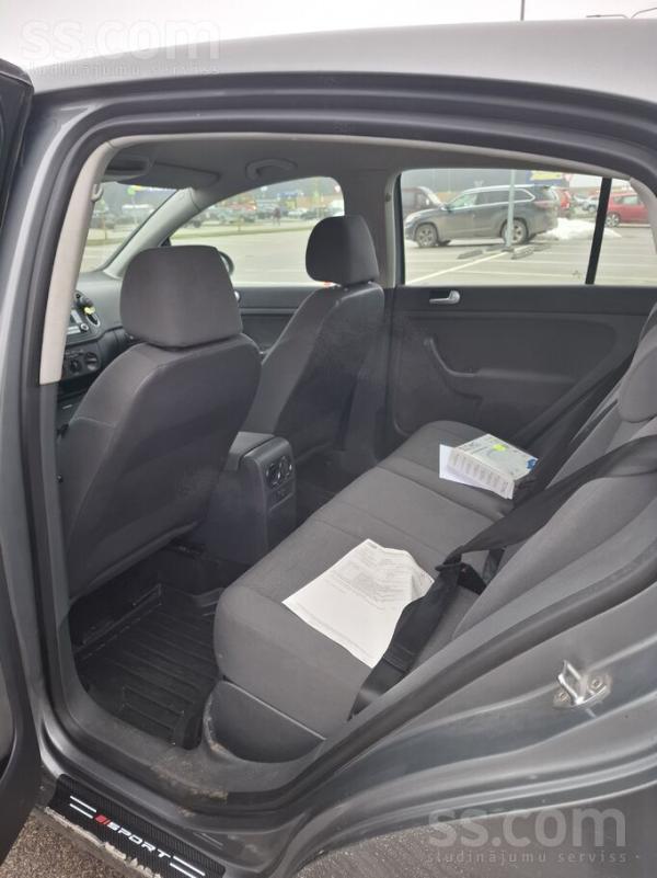 Pelēks Volkswagen Golf Plus 2007 Rīga, ar dzinēja tilpumu 1.90 L un nobraukumu 201 tūkst. km par 2400 €, foto 5 vietnē AUTOMOTO.COM.LV