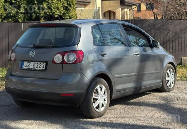 Pelēks Volkswagen Golf Plus 2007 Rīga, ar dzinēja tilpumu 1.40 L un nobraukumu 270 tūkst. km par 1300 €, foto 6 vietnē AUTOMOTO.COM.LV