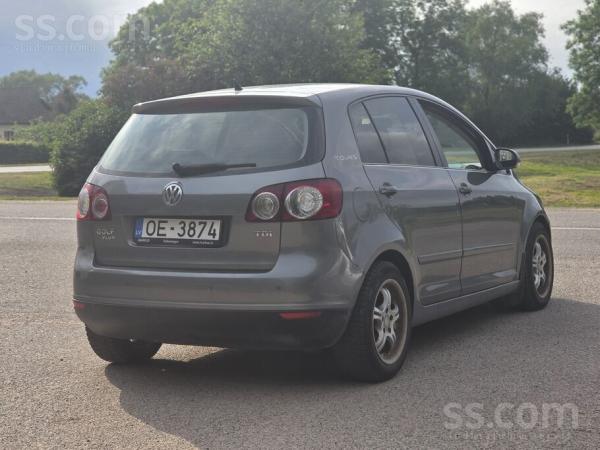 Pelēks Volkswagen Golf Plus 2007 Liepāja, ar dzinēja tilpumu 1.90 L un nobraukumu 344 tūkst. km par 1700 €, foto 4 vietnē AUTOMOTO.COM.LV