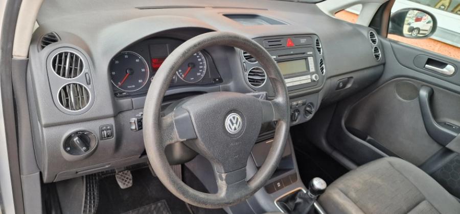 Grey Volkswagen Golf Plus 2007 in Riga, with an engine capacity of 1.90 L and mileage of 423 thousand km for 1800 €, photo 9 on AUTOMOTO.COM.LV
